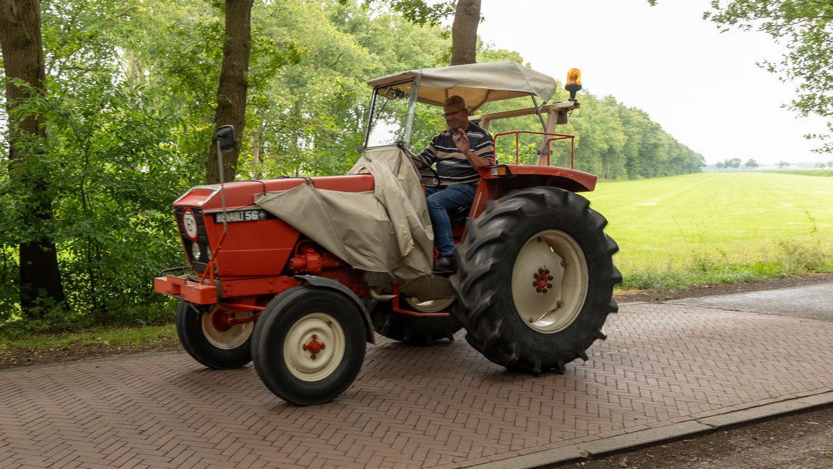 Tractor rondrit Roderesch 2025 weer succesvol. - Dit is Roden - De ...