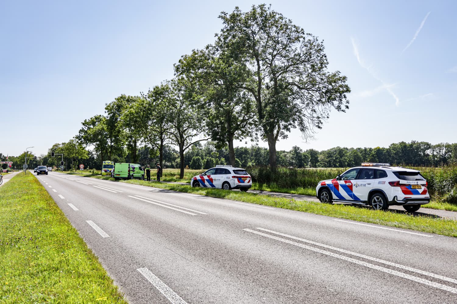 Kop-staartbotsing op N372 bij Peizerwold: één persoon nagekeken in ...