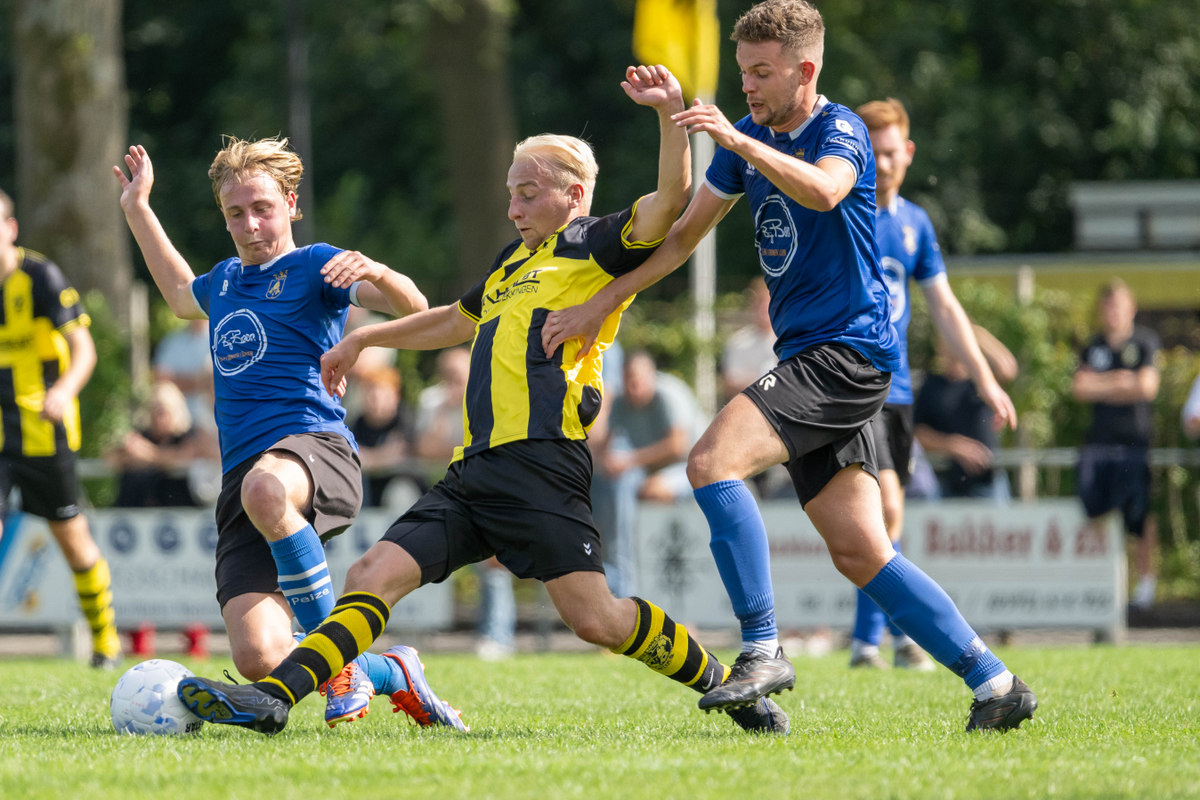 ⚽GOMOS en Peize trakteren publiek op zes doelpunten - Dit is Roden - De ...